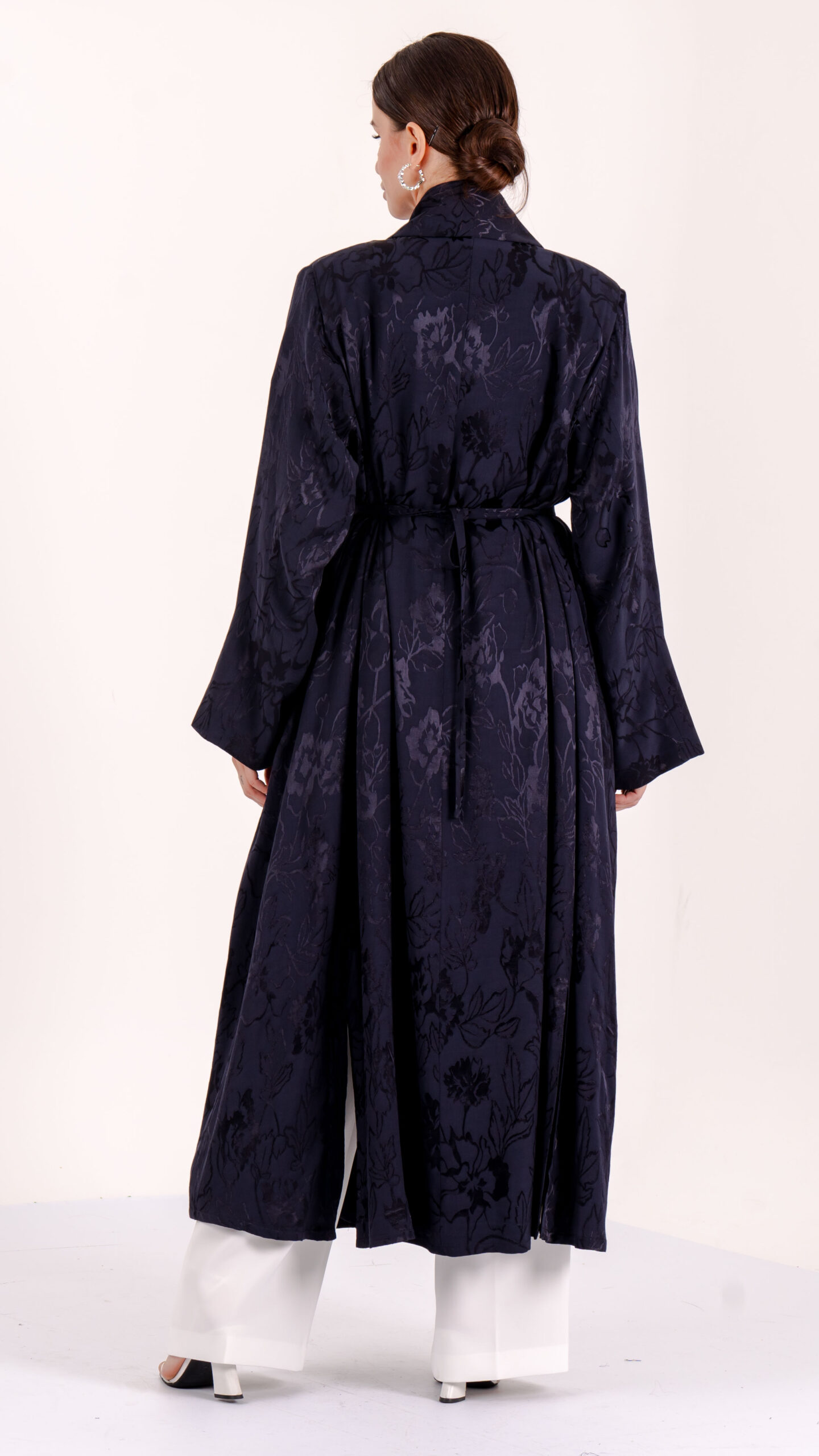 VENC1-0056 – Velvet Abaya